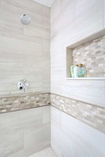 Enhancing Shower Niches with Decorative Tile