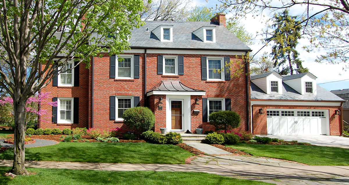 Garage Gains New Design and Storage