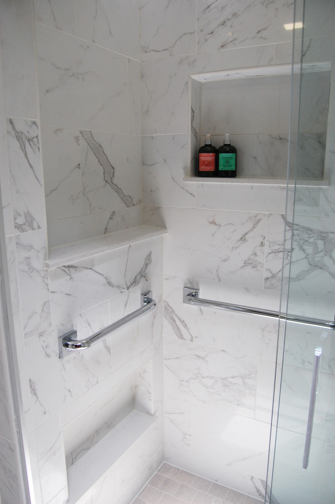 Bathroom Remodeling Ideas: Shower Shaving Niche